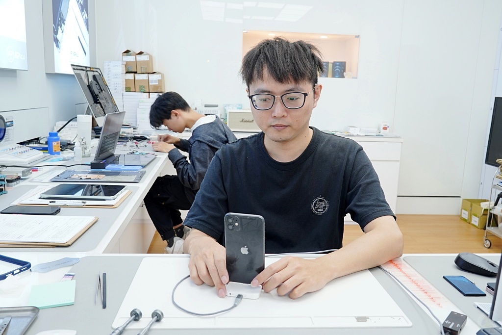 APicu台中iPhone維修逢甲門市｜iPhone電池健康度低於80%該如何處理？